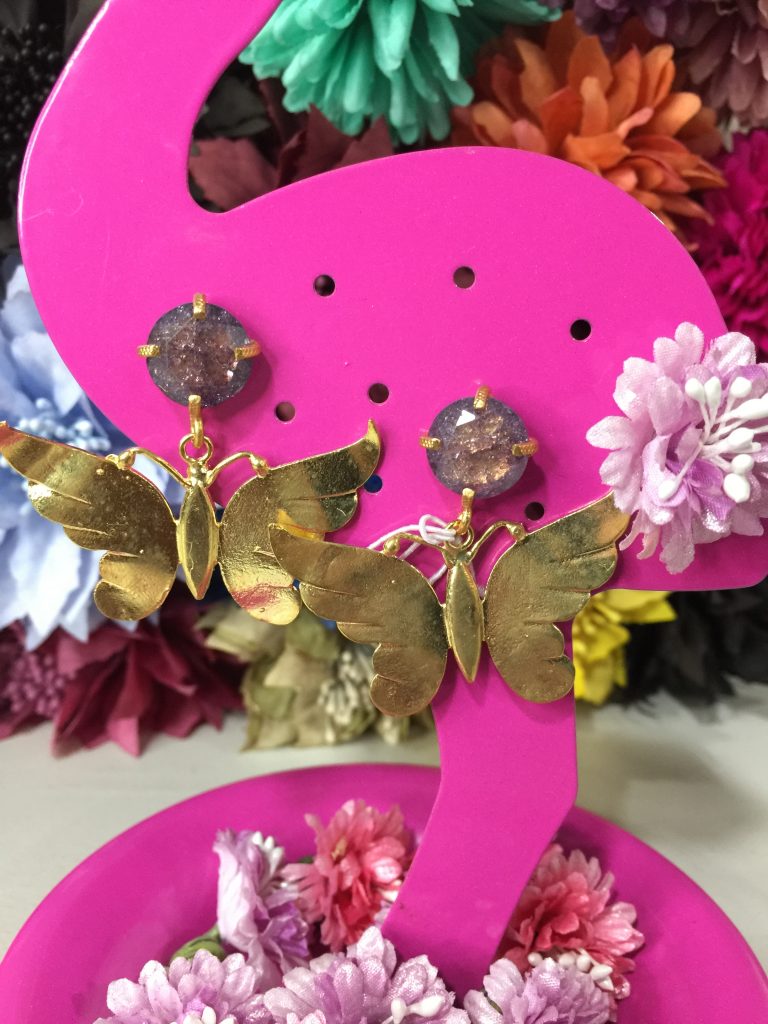 Pendiente mariposa alada oro turco piedra natural lila (Ref:24265) - Auxiliadora Gallego Boutique